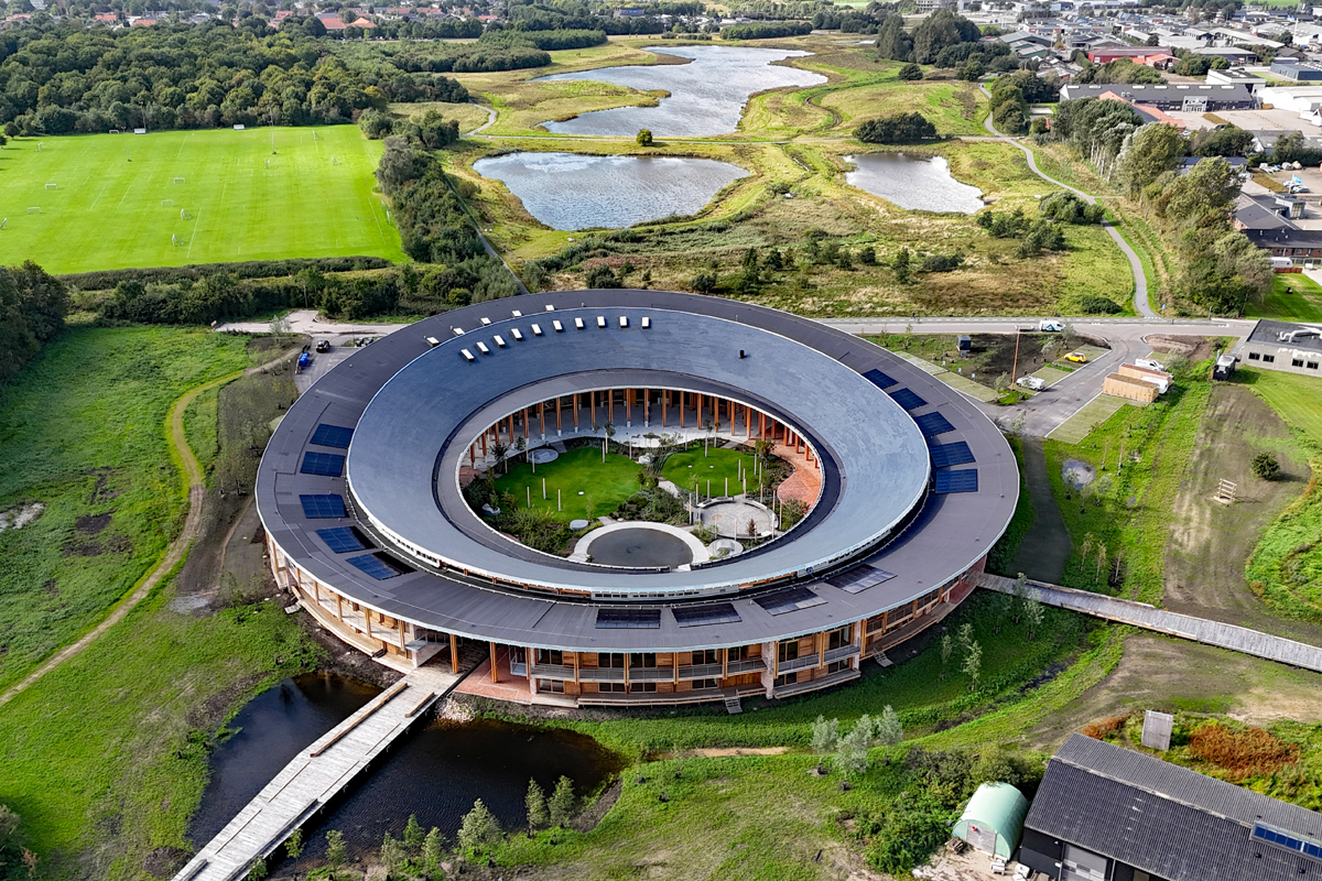 Håndværkskollegiet Herning - ellipseformet trækonstruktion med CLT og ...